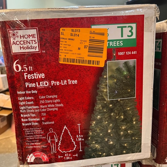 Holiday | Christmas Tree | Poshmark